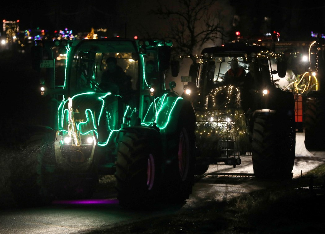 „Ein Funken Hoffnung“ - Traktoren-Lichterfahrt in Werne 2021 – Werne Plus
