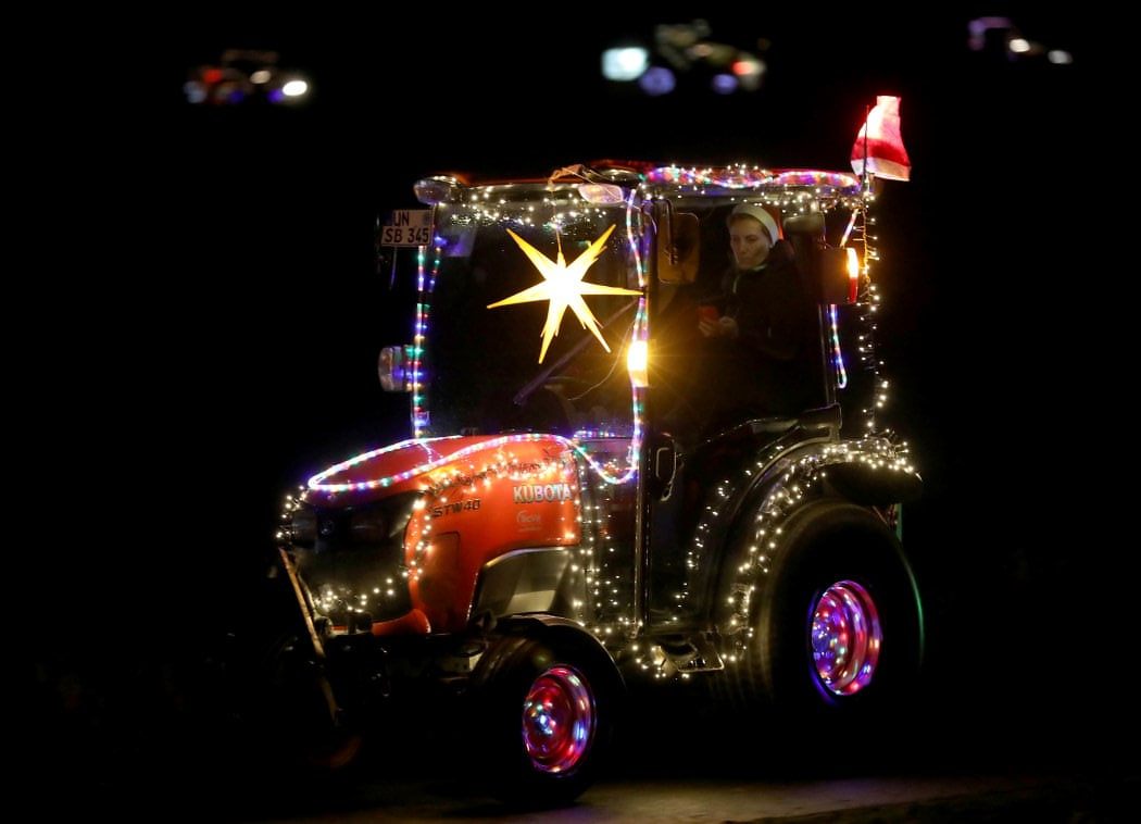 „Ein Funken Hoffnung“ - Traktoren-Lichterfahrt in Werne 2021 – Werne Plus