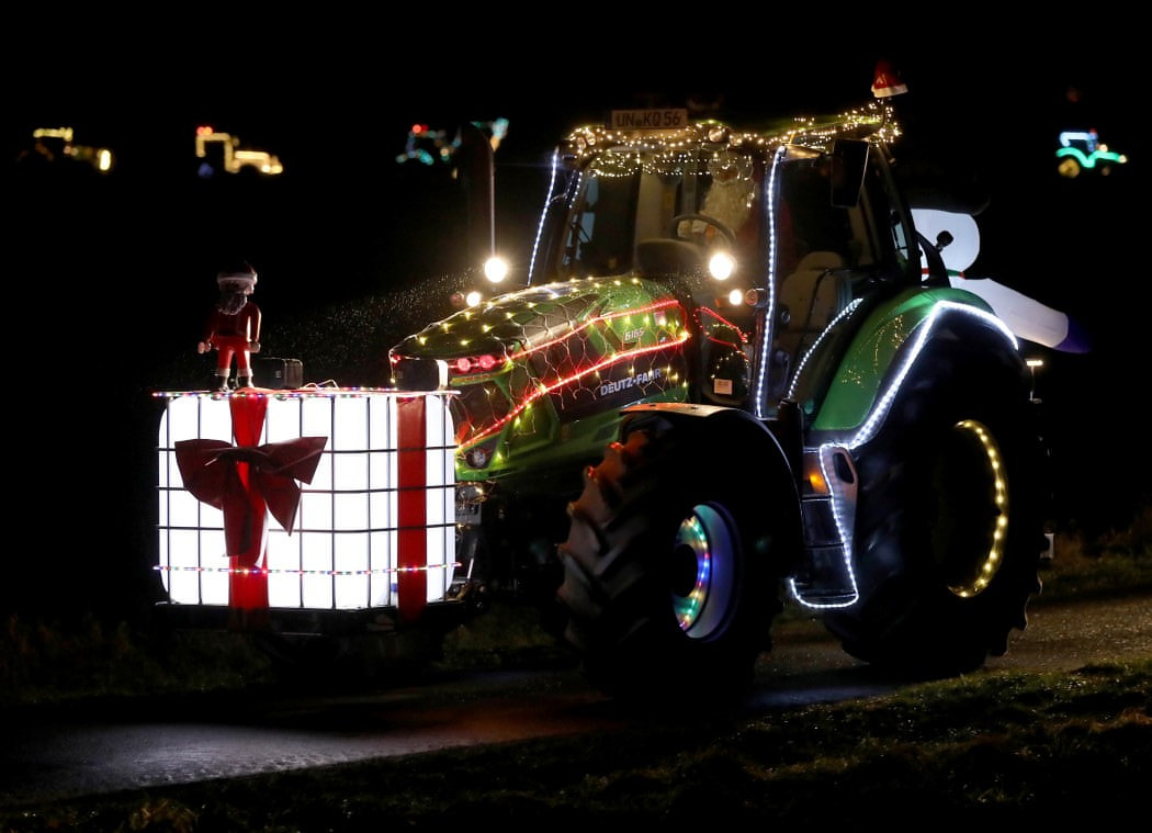 „Ein Funken Hoffnung“ - Traktoren-Lichterfahrt in Werne 2021 – Werne Plus