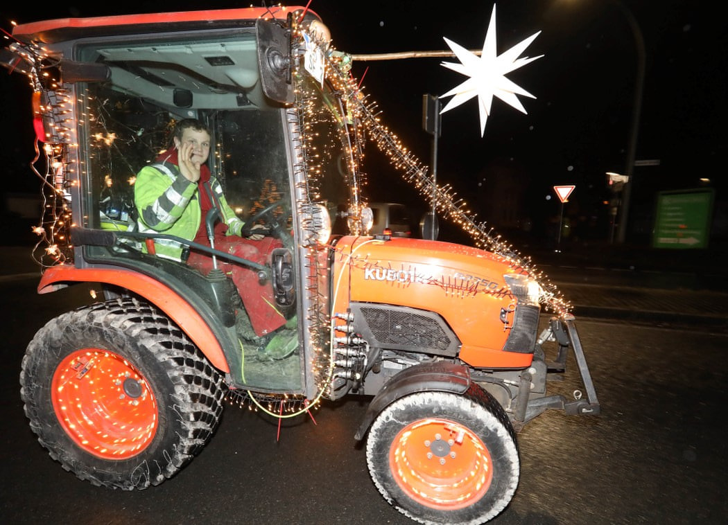 „Ein Funken Hoffnung“ - Traktoren-Lichterfahrt in Werne 2021 – Werne Plus
