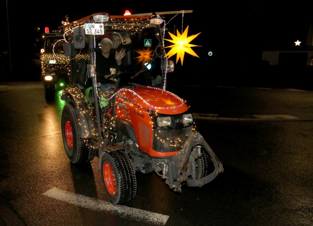 „Ein Funken Hoffnung“ - Traktoren-Lichterfahrt in Werne 2021 – Werne Plus