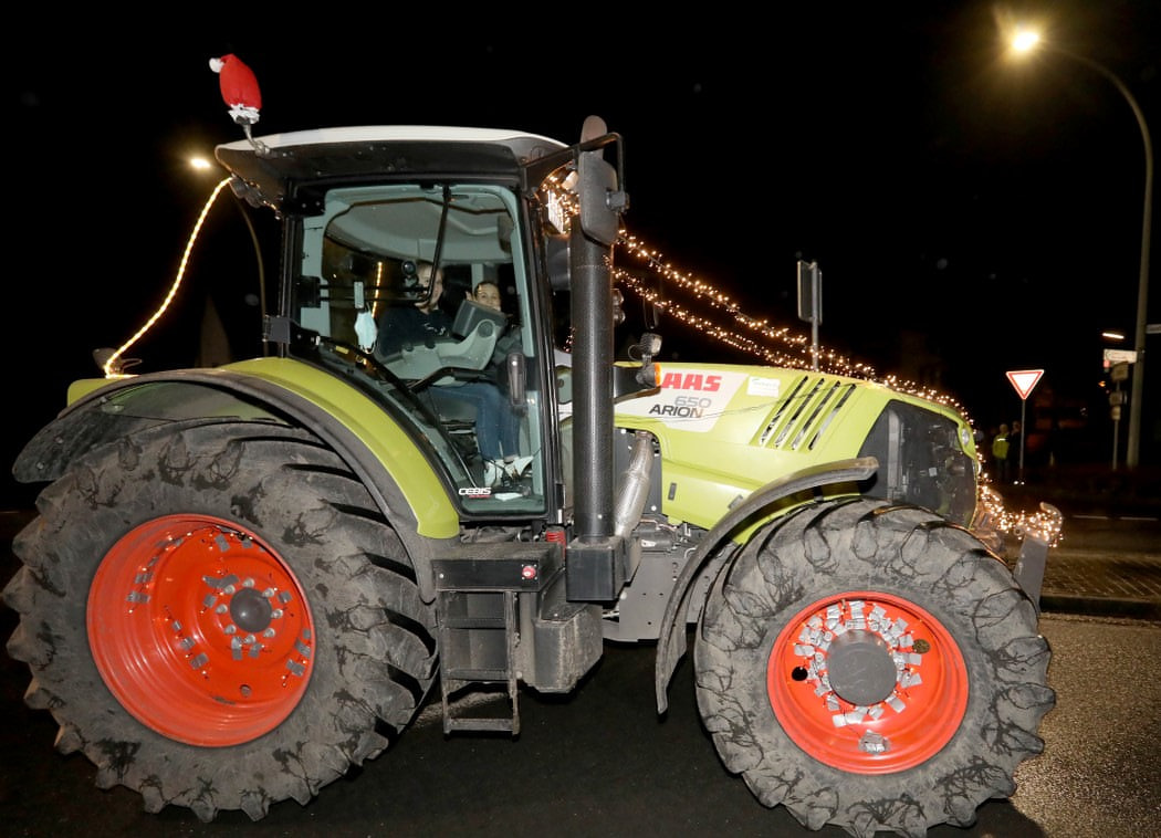 „Ein Funken Hoffnung“ - Traktoren-Lichterfahrt in Werne 2021 – Werne Plus
